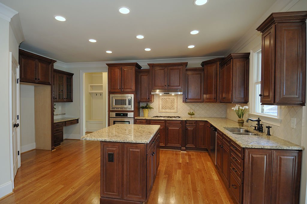 How to Choose the Right Handles for Your Cherry Kitchen Cabinets?